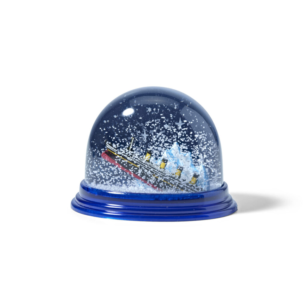 Schneekugel "Titanic" – Handgefertigte Kunst von Walter & Prediger