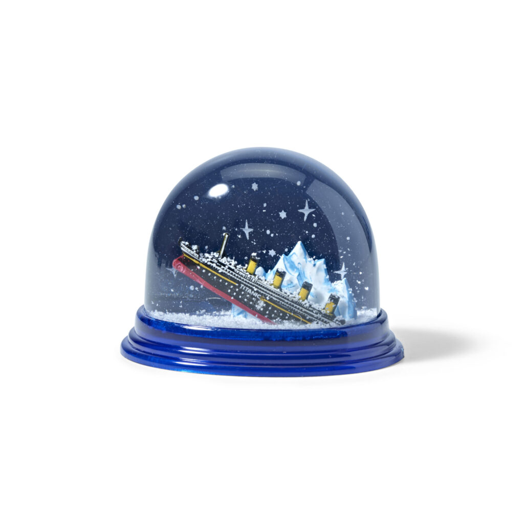 Schneekugel "Titanic" – Handgefertigte Kunst von Walter & Prediger
